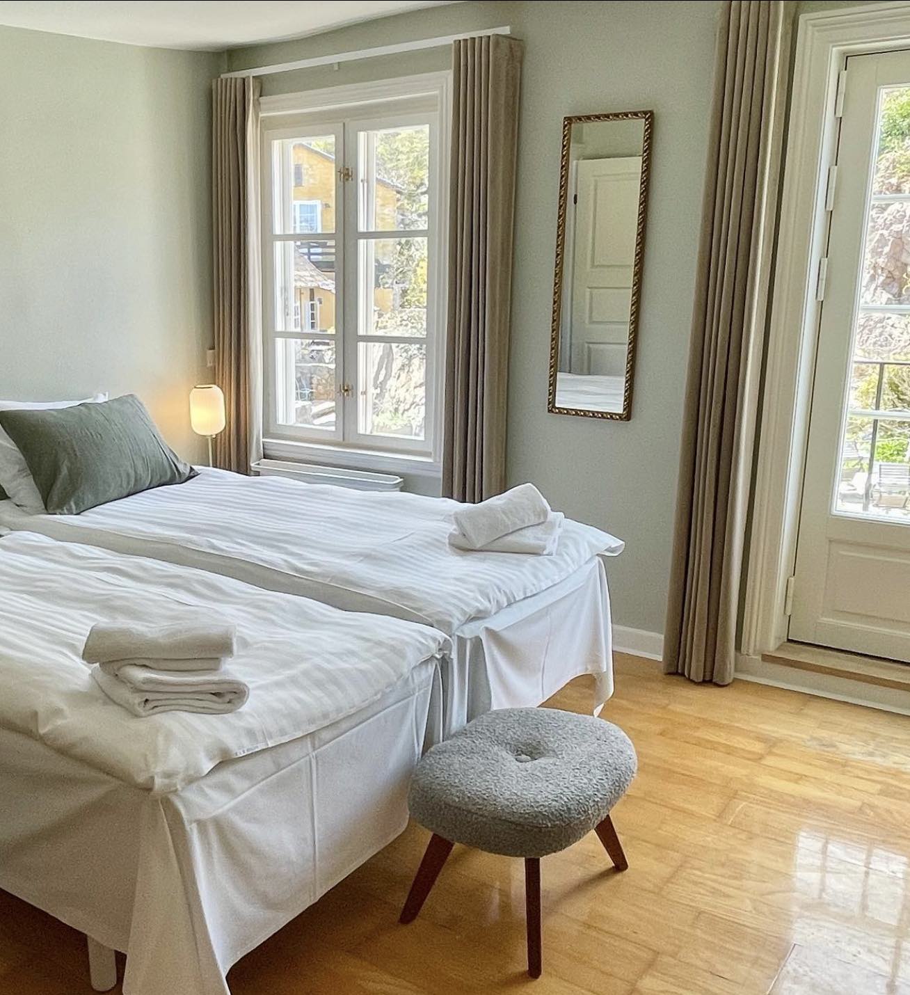 Ikonisk hotel i Gudhjem "genopstået": "Vi vil stadig være dus med byen"